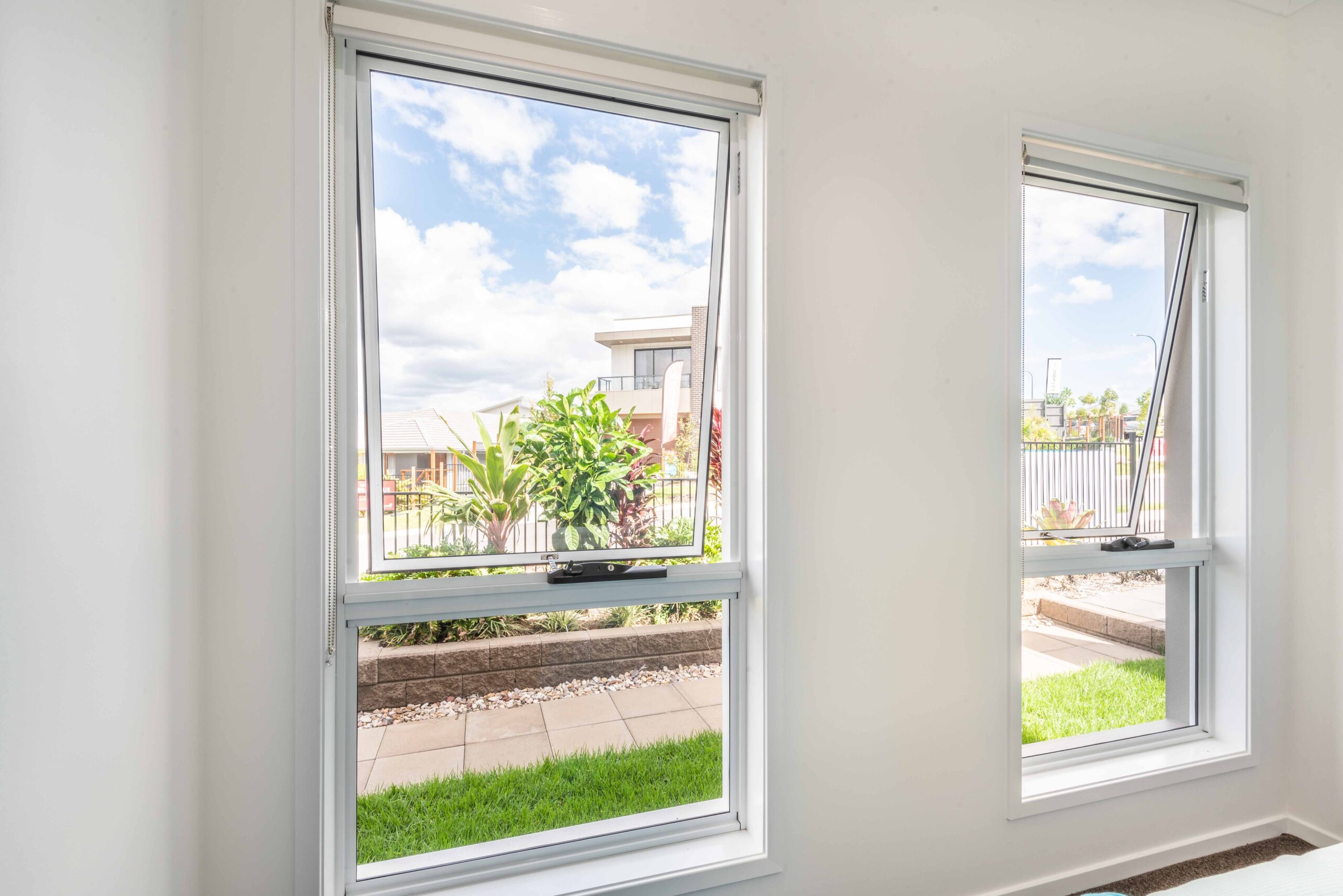 Residential Aluminium Awning Window (50mm) | Vantage
