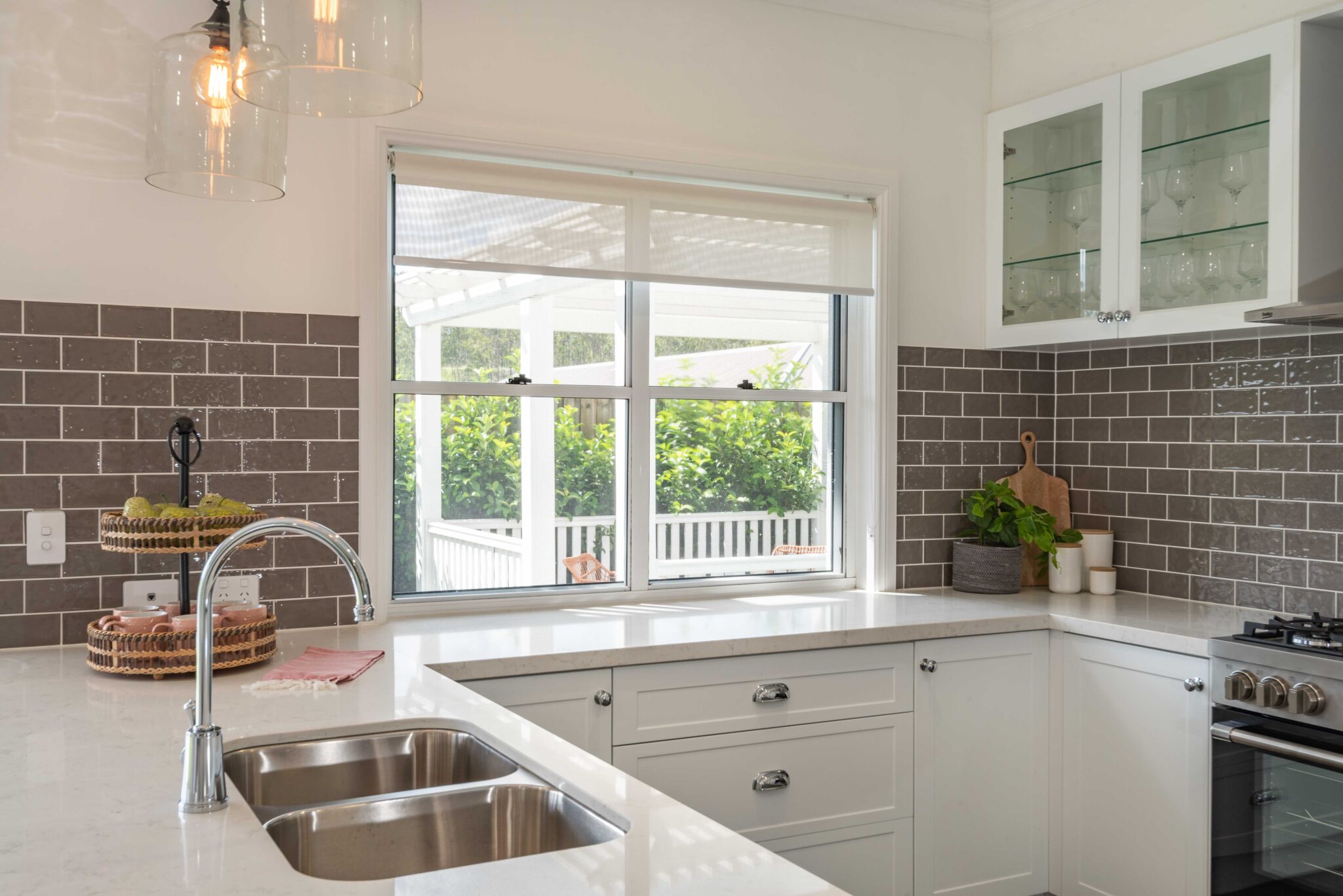 Residential Aluminium Double Hung Window | Vantage