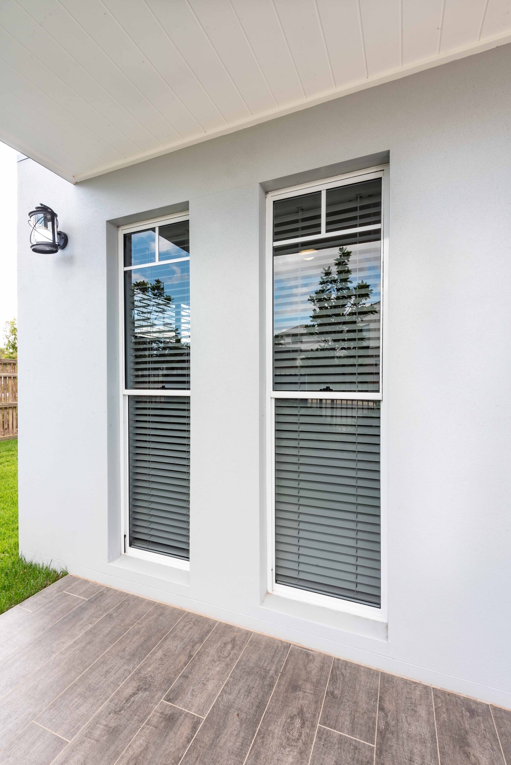 Residential Aluminium Double Hung Window | Vantage
