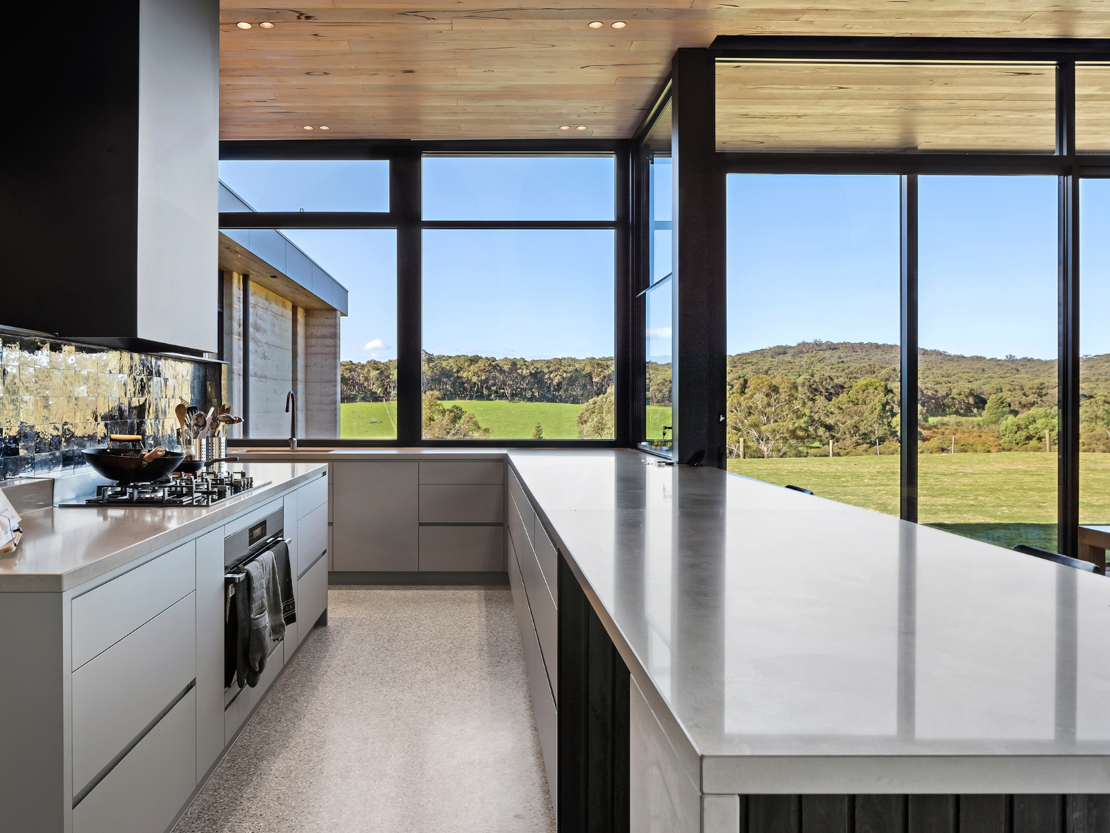 Lodge Farmhouse - Architectural Window Systems