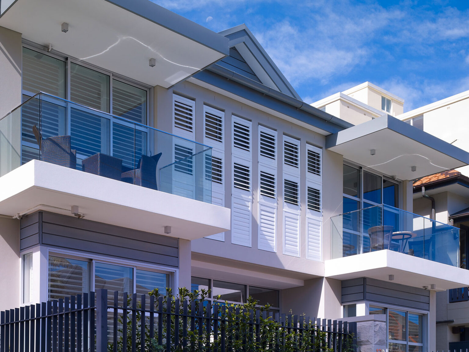 LouvreMASTER™ Sun Control Shutter | Elevate