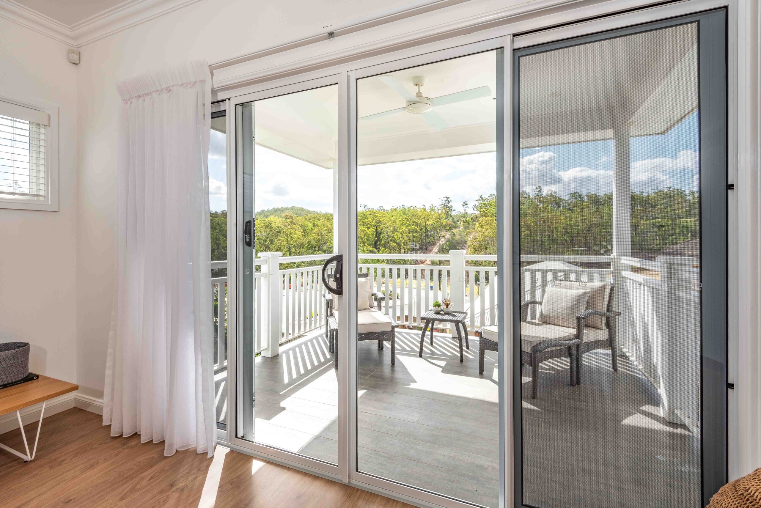 Residential Stacking Sliding Door | Vantage
